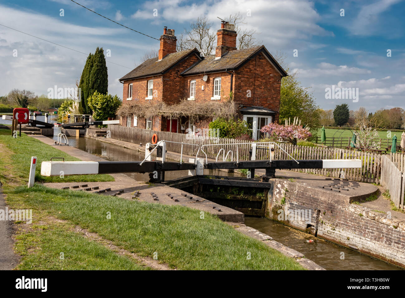 Lock Keepers Cottage Lock Gates High Resolution Stock Photography and ... Lock Keepers Cottage Lock Gates High Resolution Stock Photography and ...