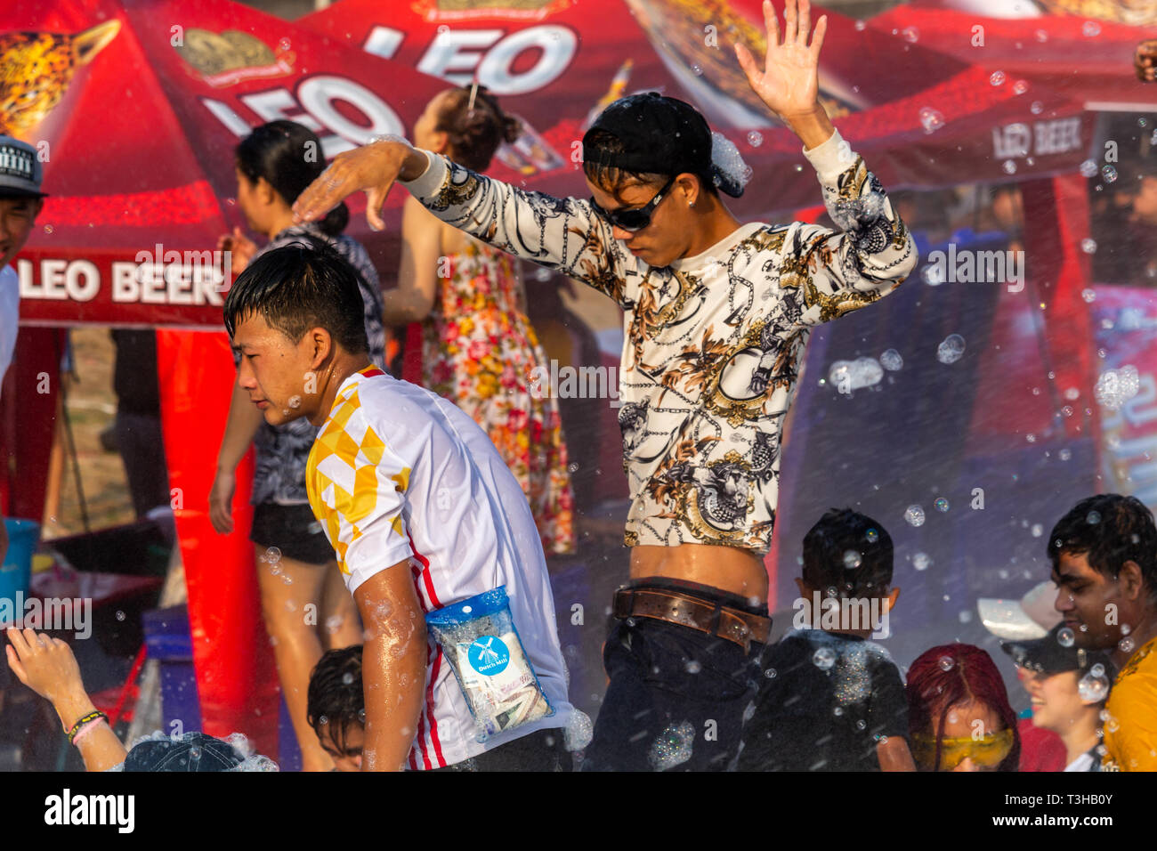 Foam party dance hi-res stock photography and images - Alamy