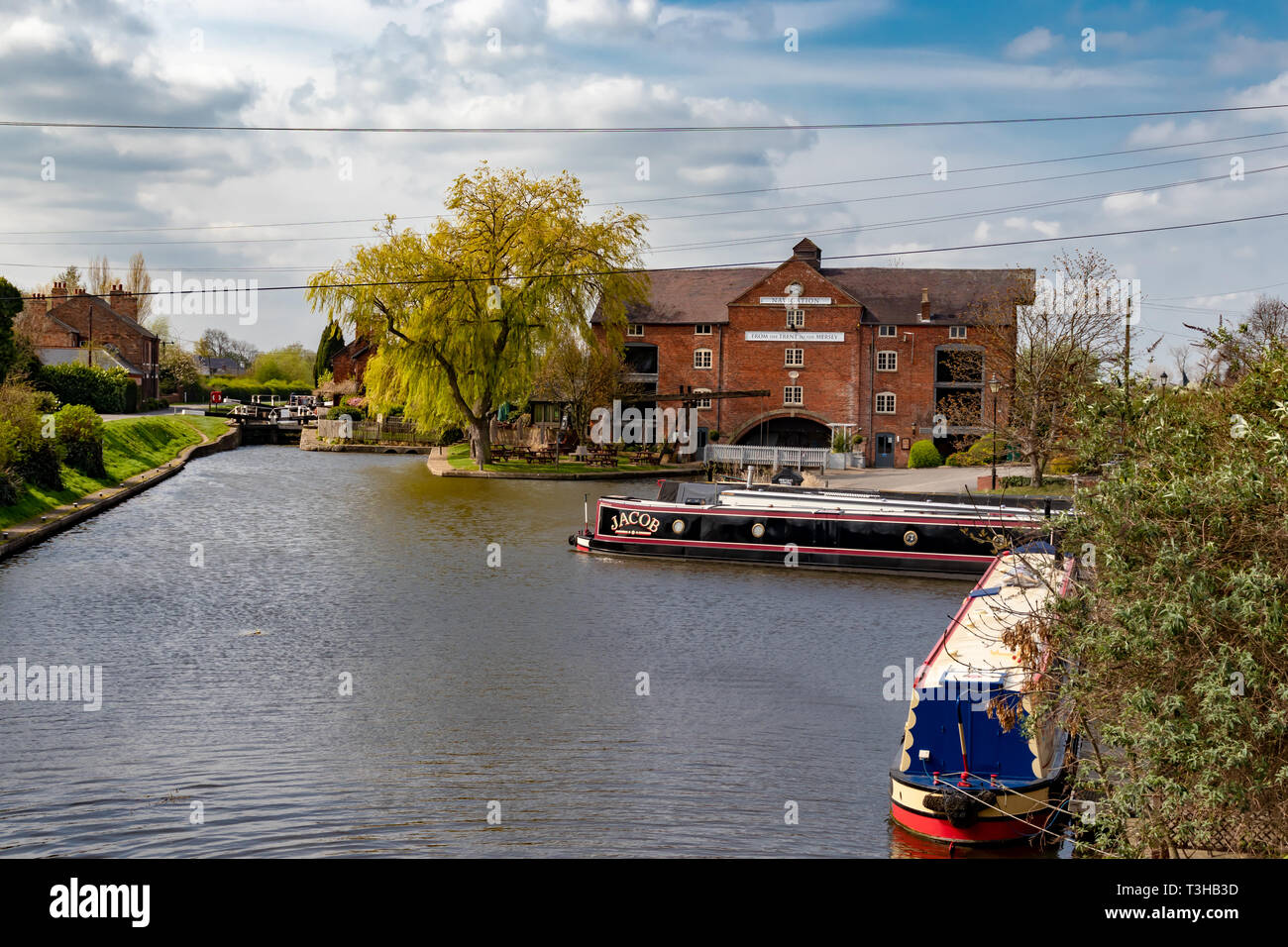 Narrowboats & Barges on the Trent and Mersey Canal at Shardlow Marina ...
