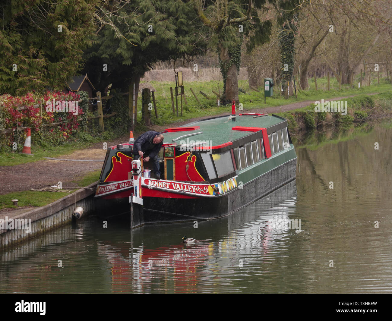 Mooring barge mooring maintenance hi-res stock photography and images ...