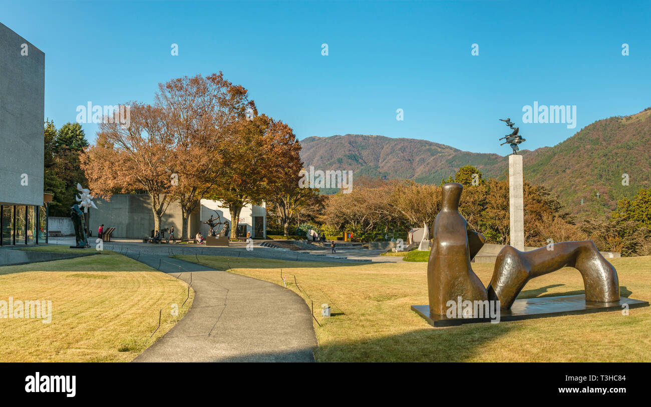 Arch Leg Sculpture by Henry Moore at Hakone Open Air Museum, Japan ...