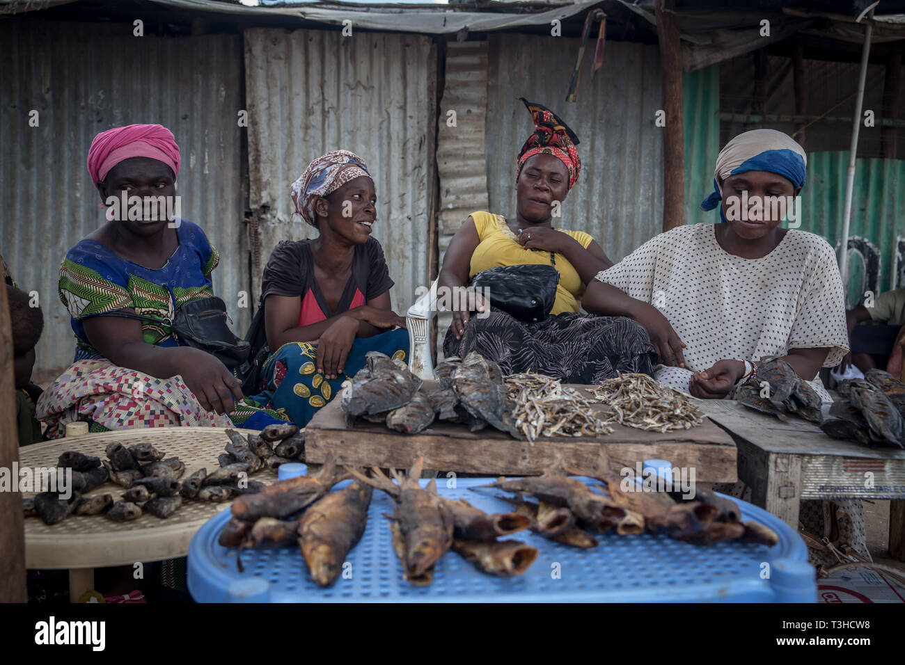 Ladies selling fish hi-res stock photography and images - Alamy