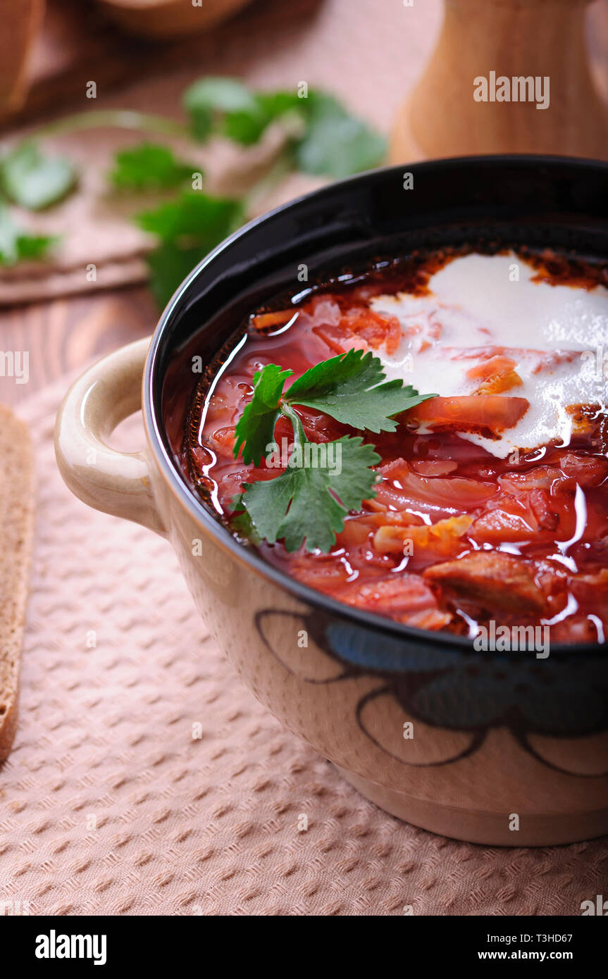 Delicious vegetable soup from cabbage and beet. Borscht Stock Photo - Alamy