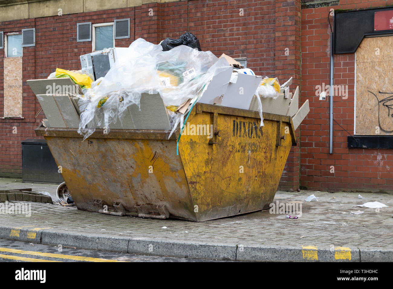 Full skip hi-res stock photography and images - Alamy