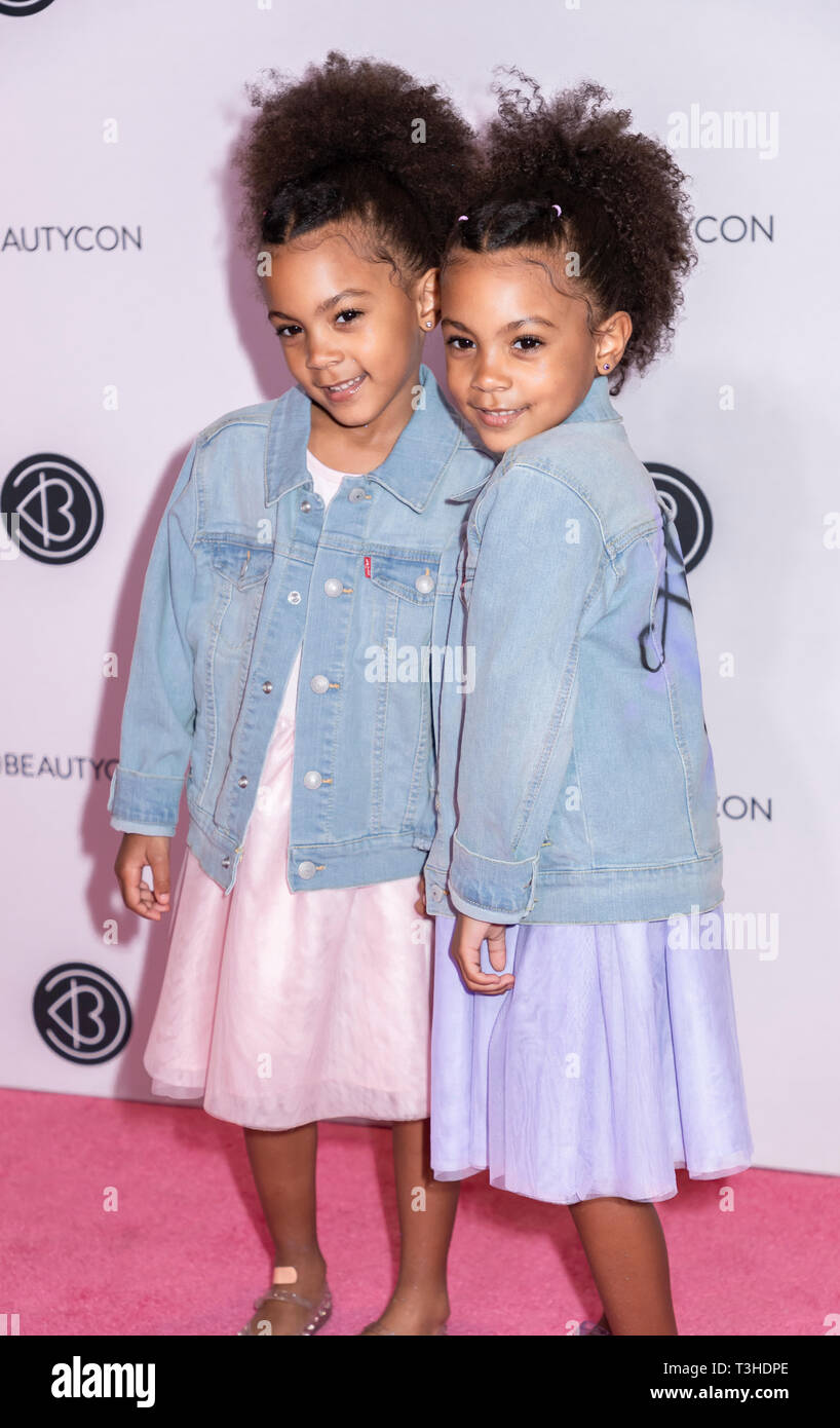 New York, NY, USA - April 7, 2019: The McClure Twins Alexis and Ava ...