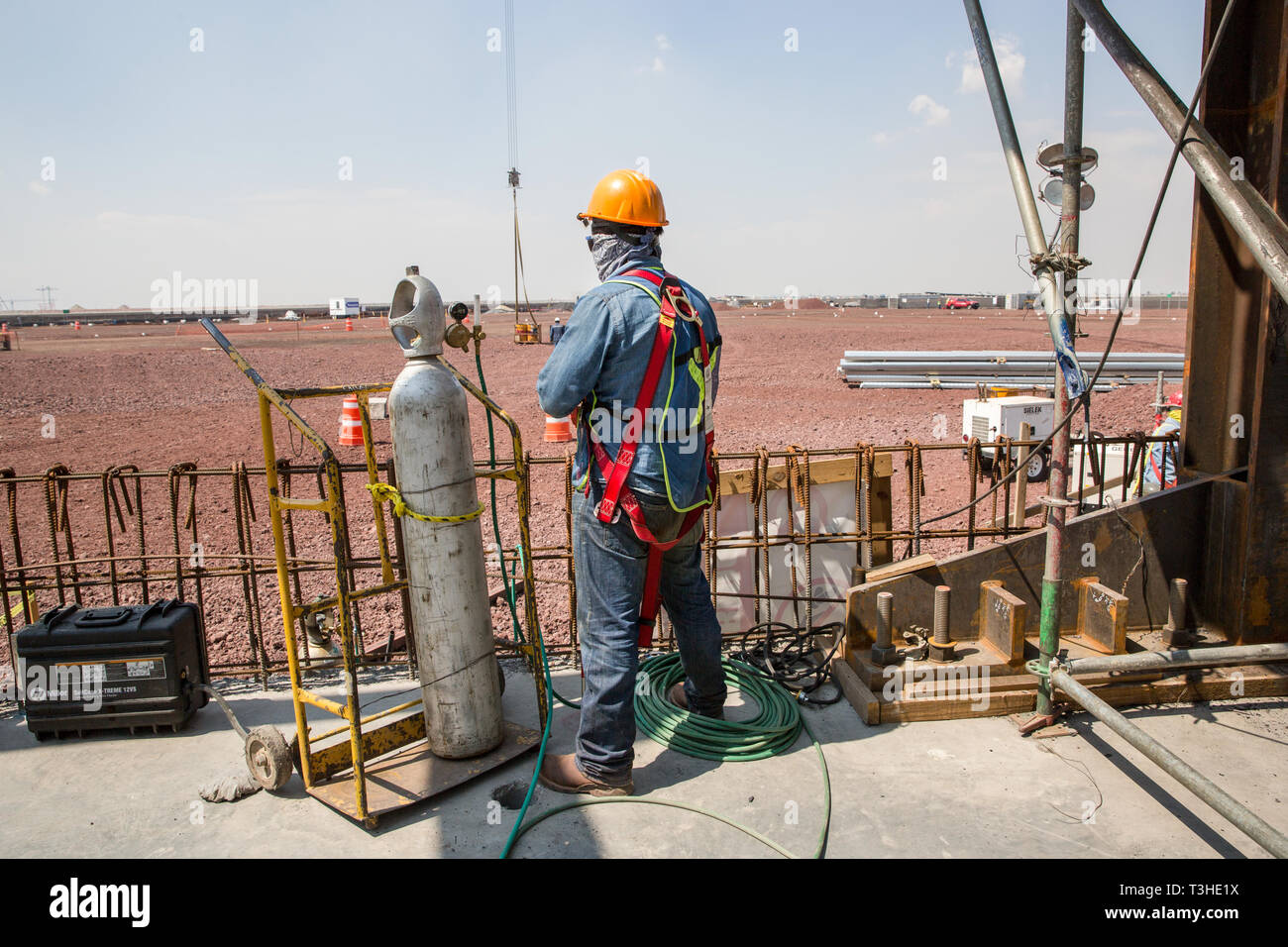 Mexican Construction Worker High Resolution Stock Photography and ...