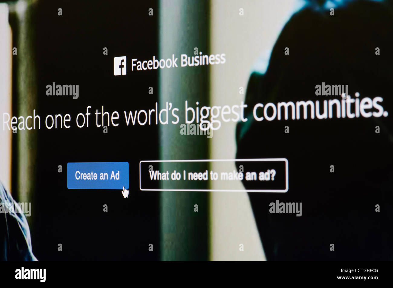 Business media social hi-res stock photography and images - Alamy