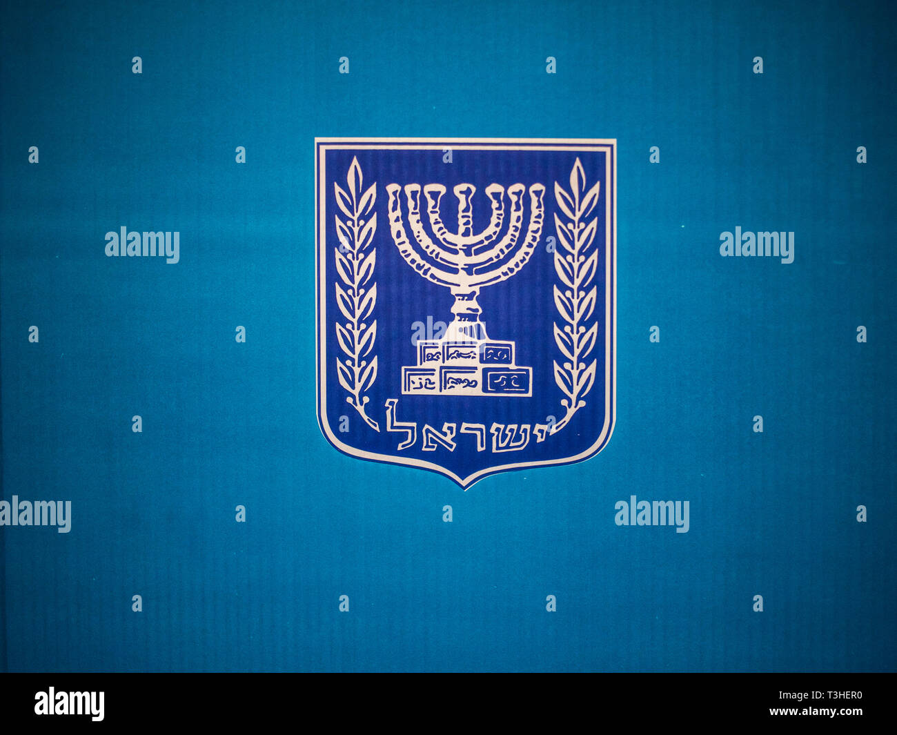 Show the coat of arms hi-res stock photography and images - Alamy