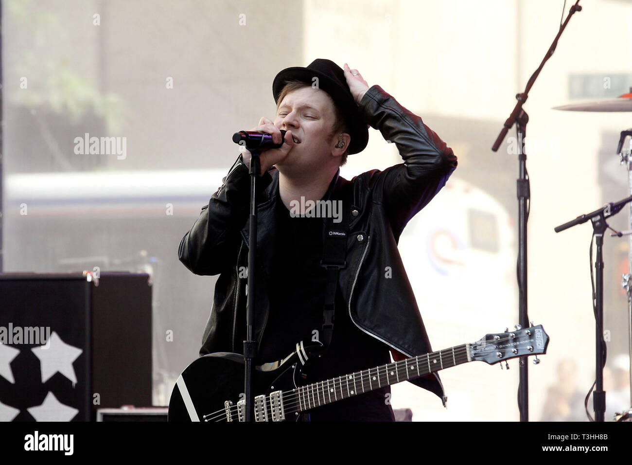 Pictures alamy boy hi-res stock photography and images - Alamy