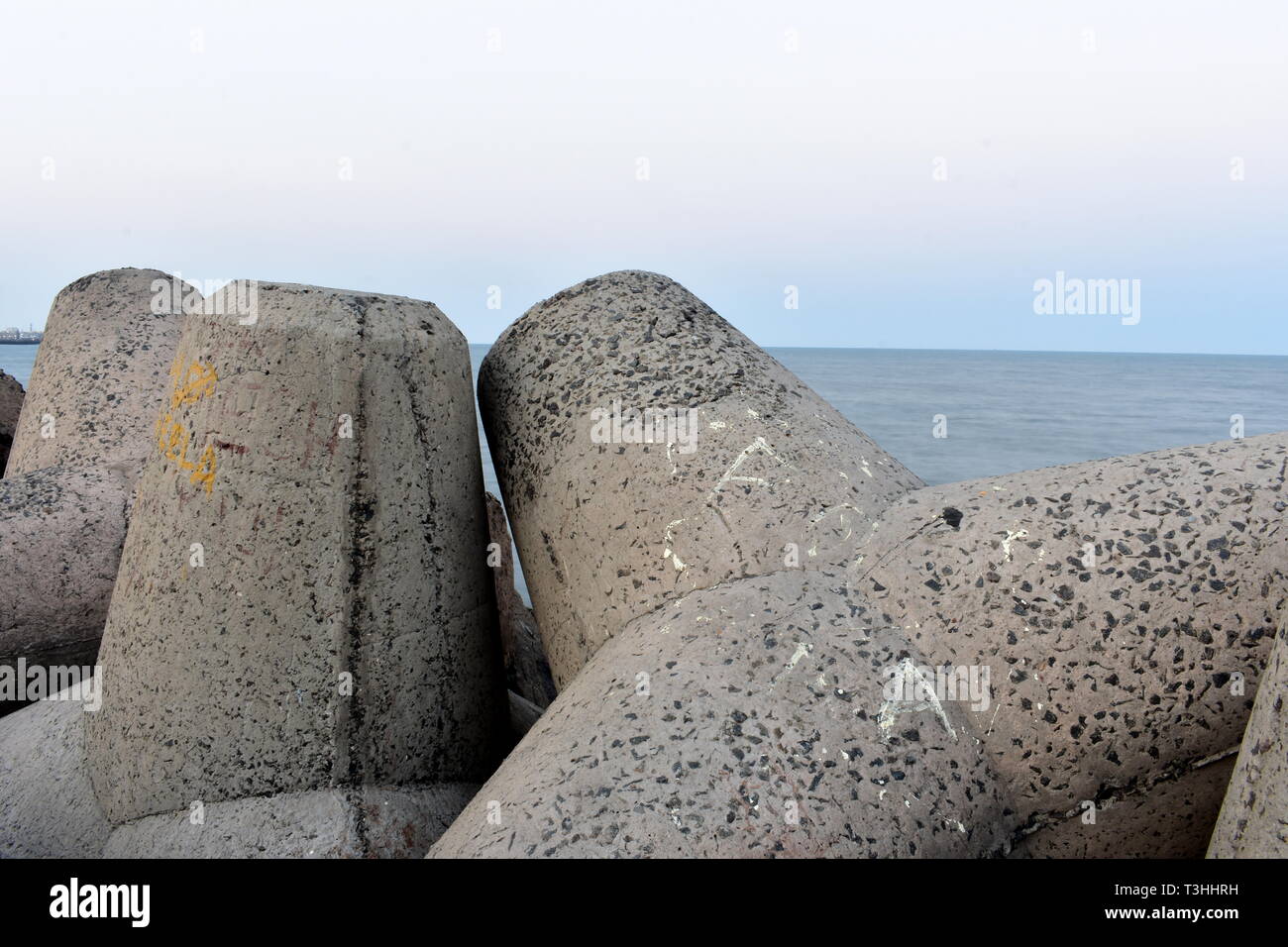 Kasimedu Pier Beach in Chennai Stock Photo - Alamy