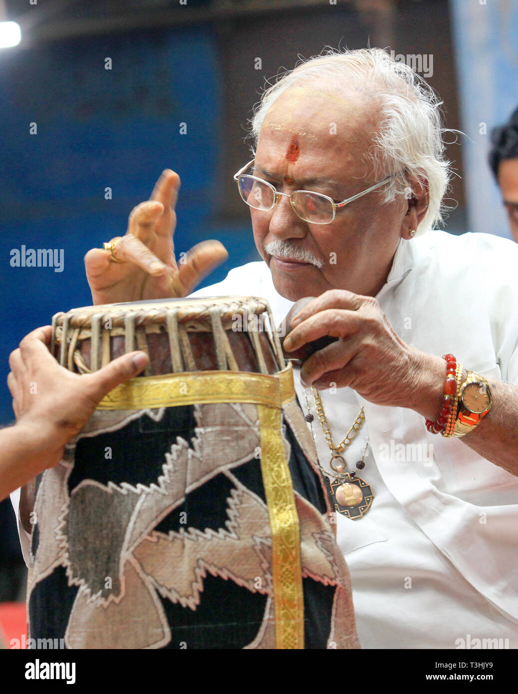 Mridangam hi-res stock photography and images - Alamy