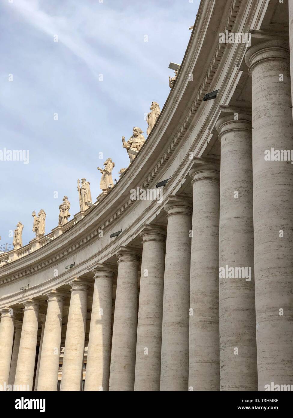 Tall stone columns hi-res stock photography and images - Alamy