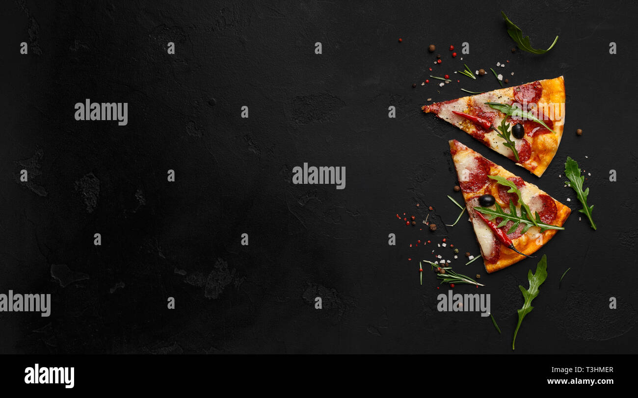 Pizza with rocket hi-res stock photography and images - Alamy