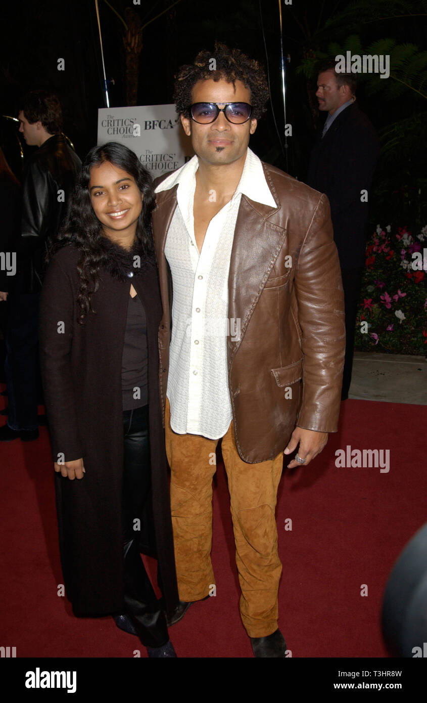 LOS ANGELES, CA. January 11, 2002: Actor MARIO VAN PEEBLES & wife at ...