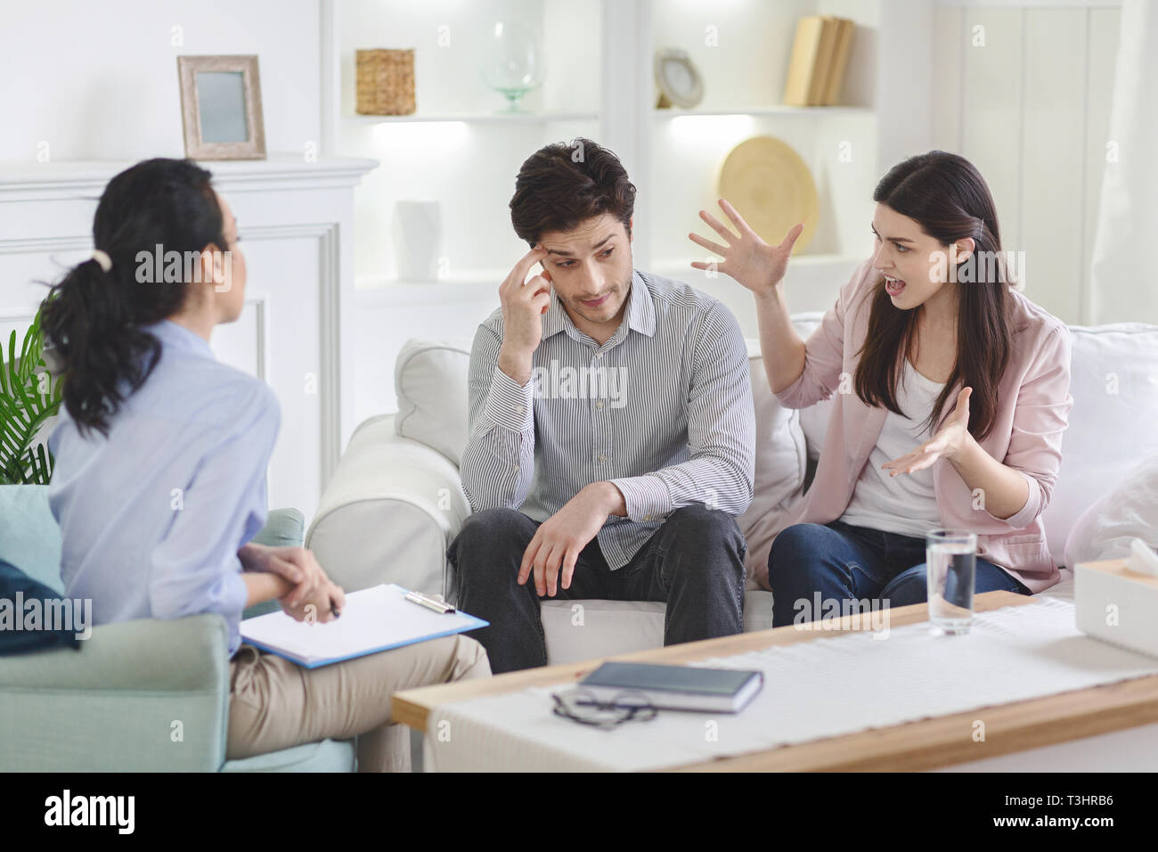 Couple therapy hi-res stock photography and images - Alamy