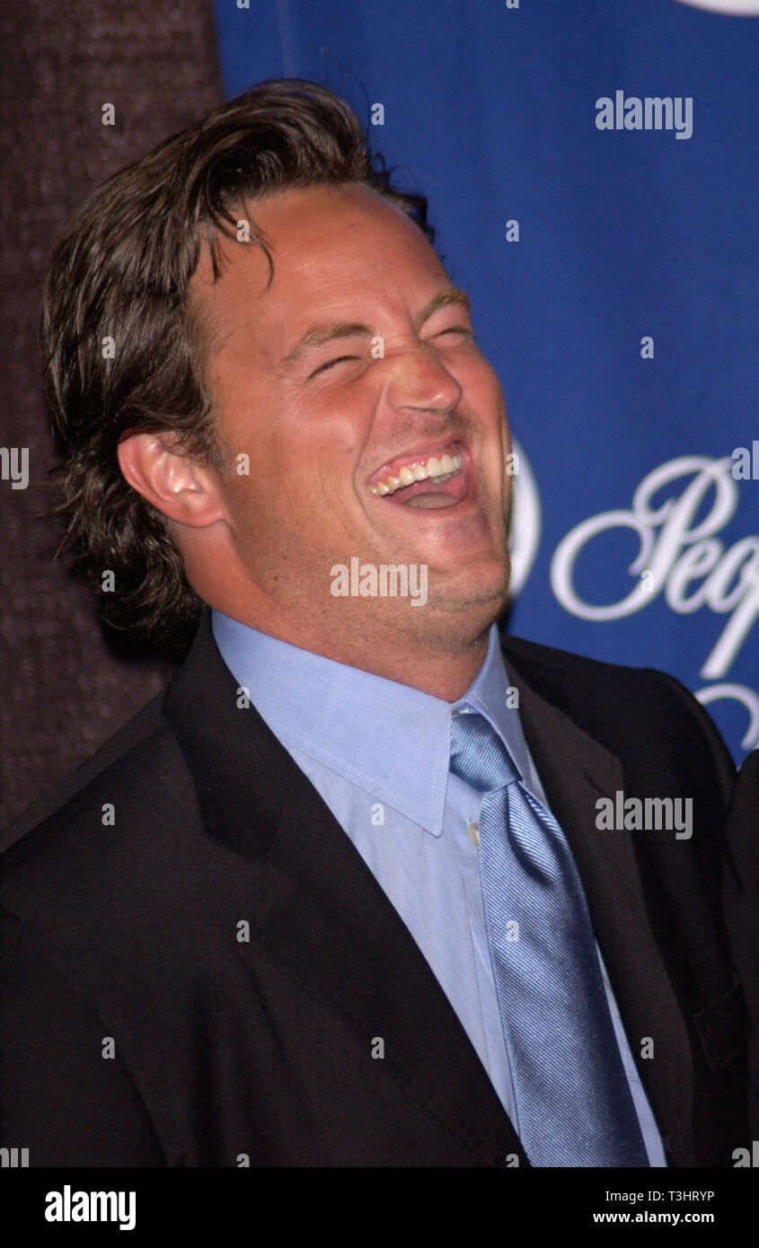 LOS ANGELES, CA. January 13, 2002: Friends star MATTHEW PERRY at the ...