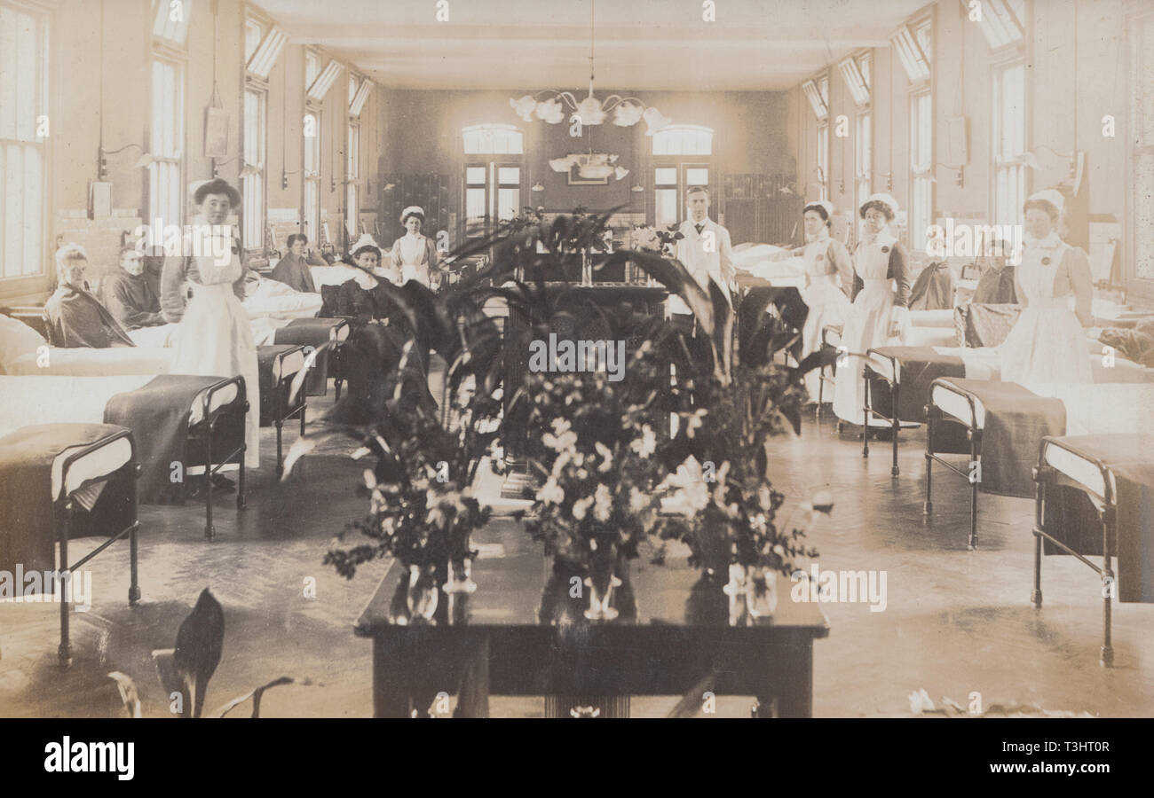 Nurses hospital england ward hi-res stock photography and images - Alamy