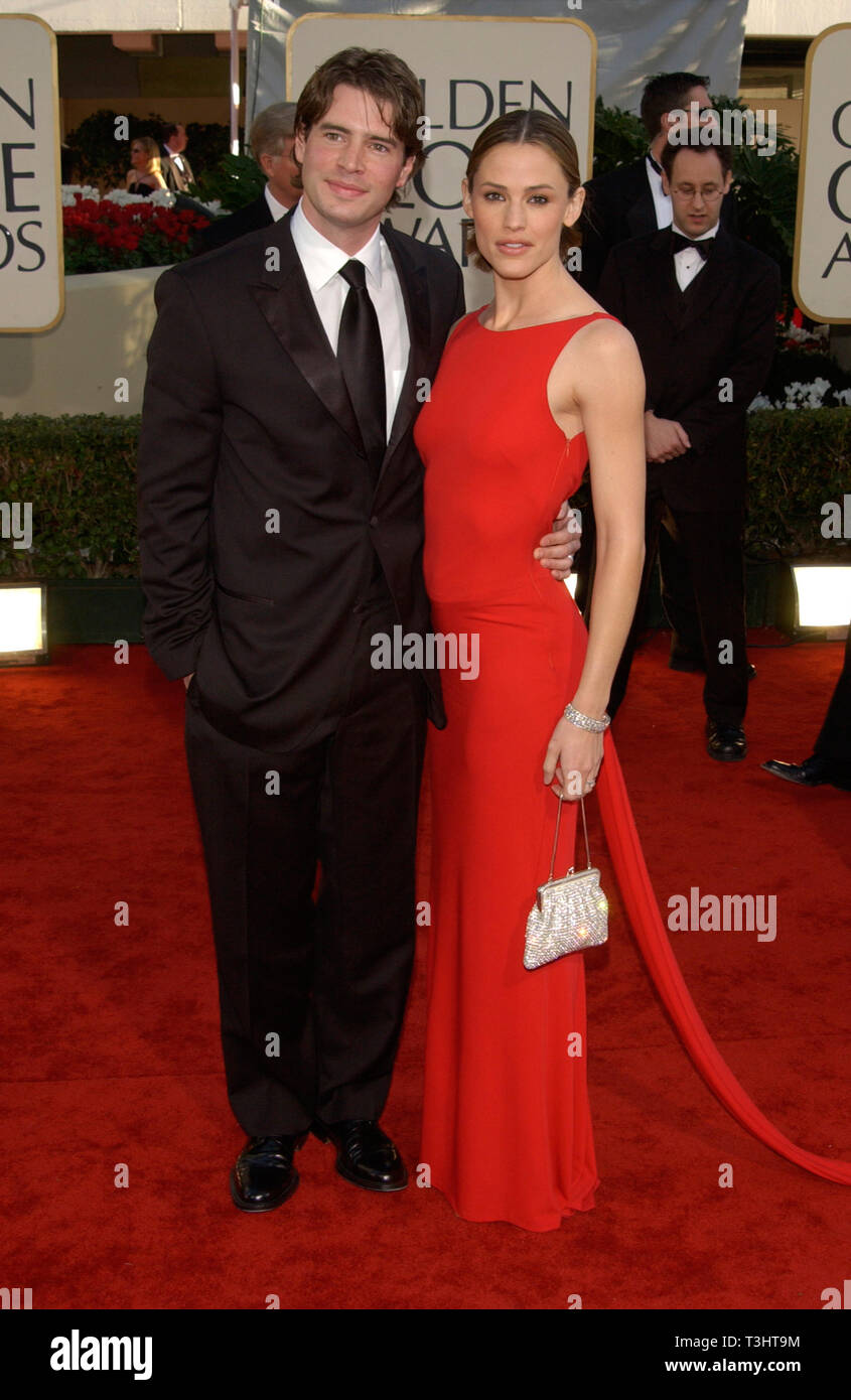 LOS ANGELES, CA. January 20, 2002: Actress JENNIFER GARNER & actor ...