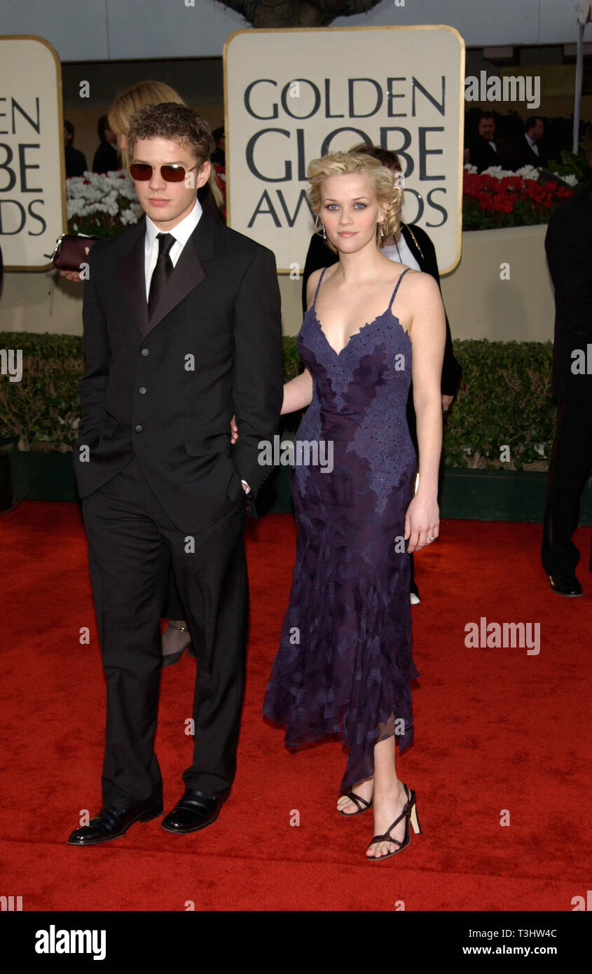 LOS ANGELES, CA. January 20, 2002: Actor RYAN PHILIPPE & actress wife ...