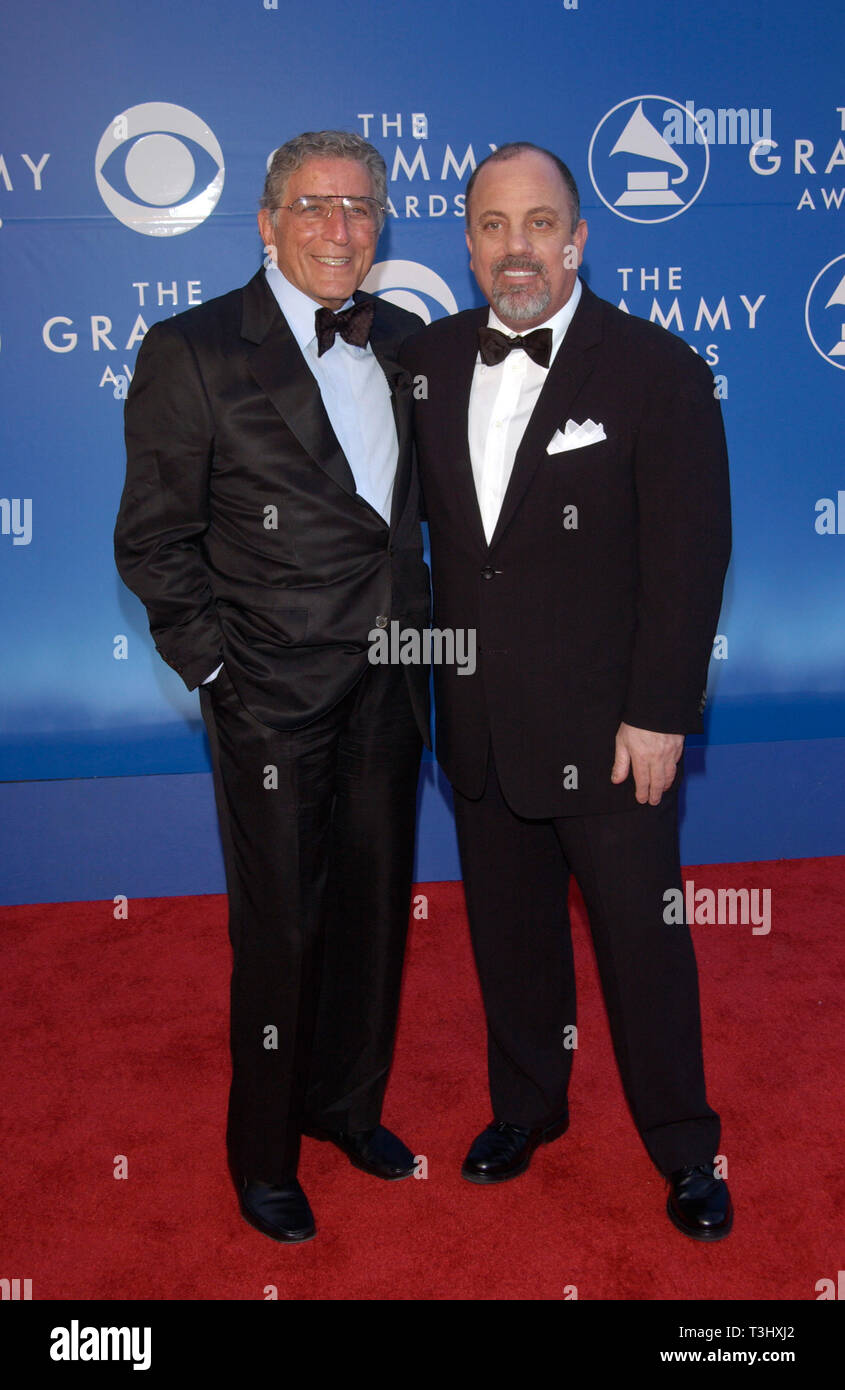 LOS ANGELES, CA. February 27, 2002: Singers TONY BENNETT (left) & BILLY ...