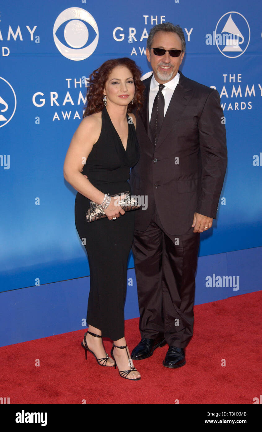 LOS ANGELES, CA. February 27, 2002: Singer GLORIA ESTEFAN & husband ...
