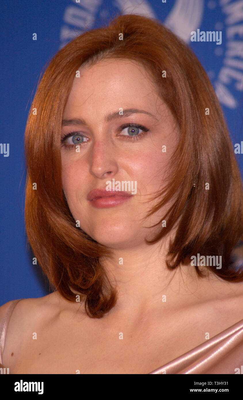 LOS ANGELES, CA. March 09, 2002: Actress GILLIAN ANDERSON at the 54th ...