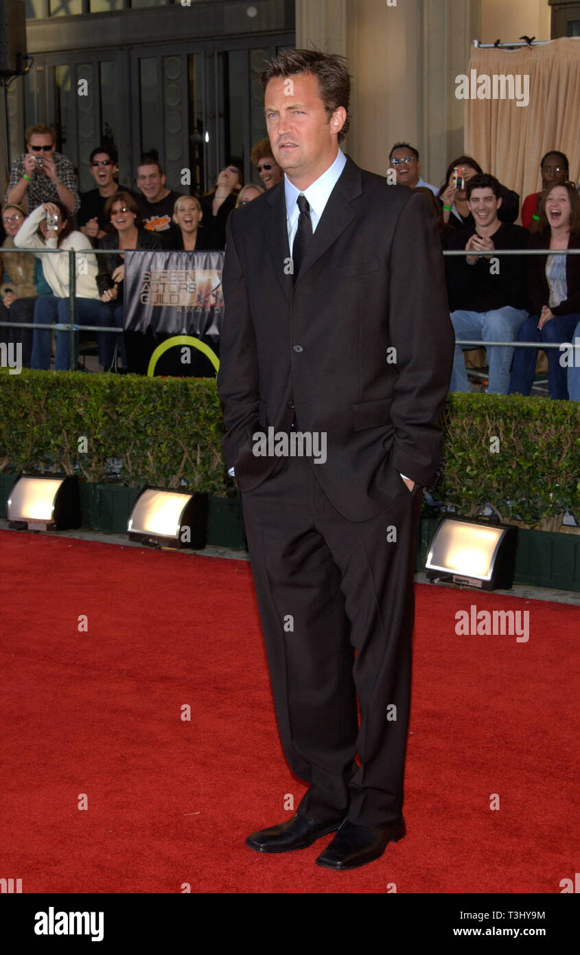 LOS ANGELES, CA. March 10, 2002: Friends star MATTHEW PERRY at the 8th ...