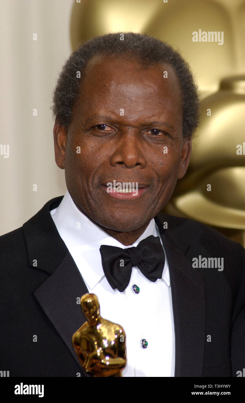 LOS ANGELES, CA. March 24, 2002: Actor SIDNEY POITIER at the 74th ...