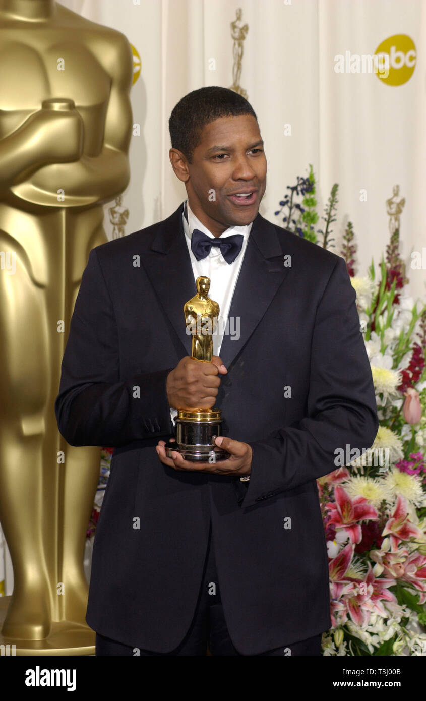 LOS ANGELES, CA. March 24, 2002: Actor DENZEL WASHINGTON at the 74th ...