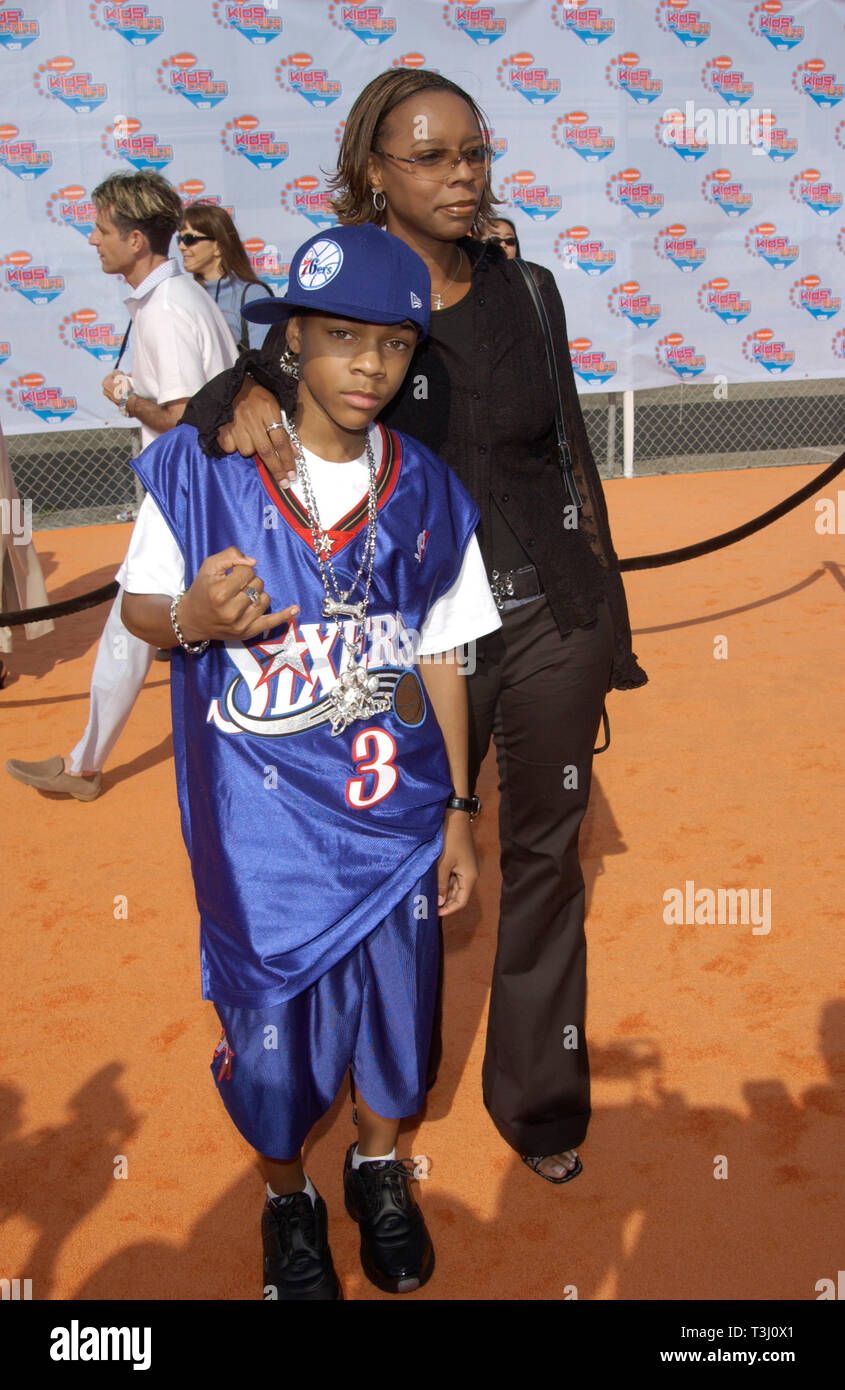 LOS ANGELES, CA. April 20, 2002: Singer LIL' BOW WOW & mother at ...