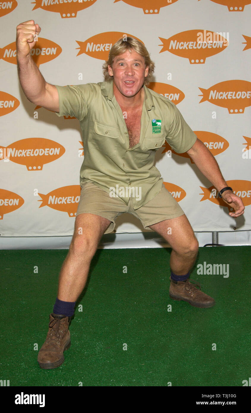 LOS ANGELES, CA. April 20, 2002: Crocodile hunter STEVE IRWIN at ...