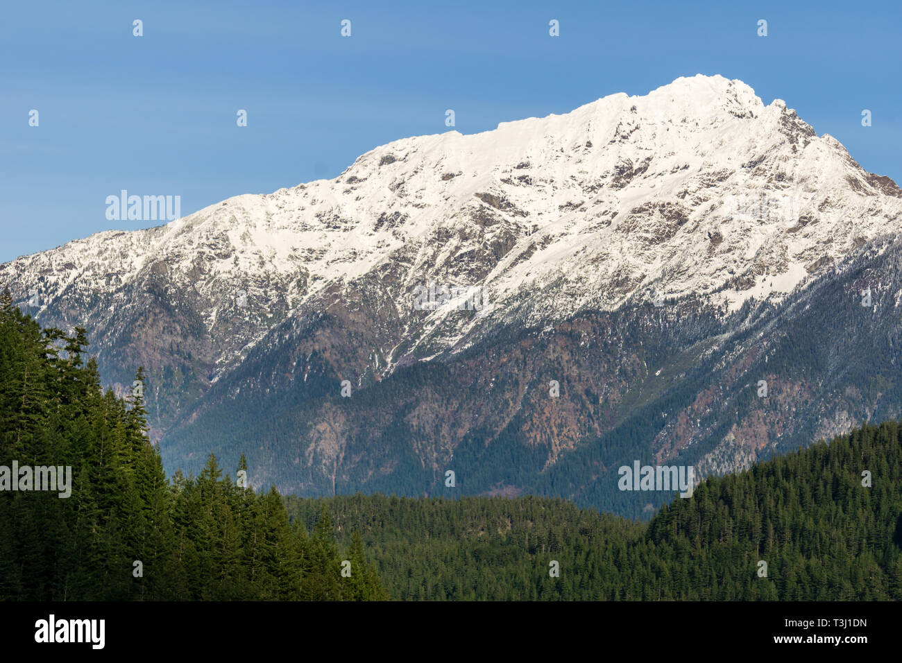 Snow top mountain hi-res stock photography and images - Alamy
