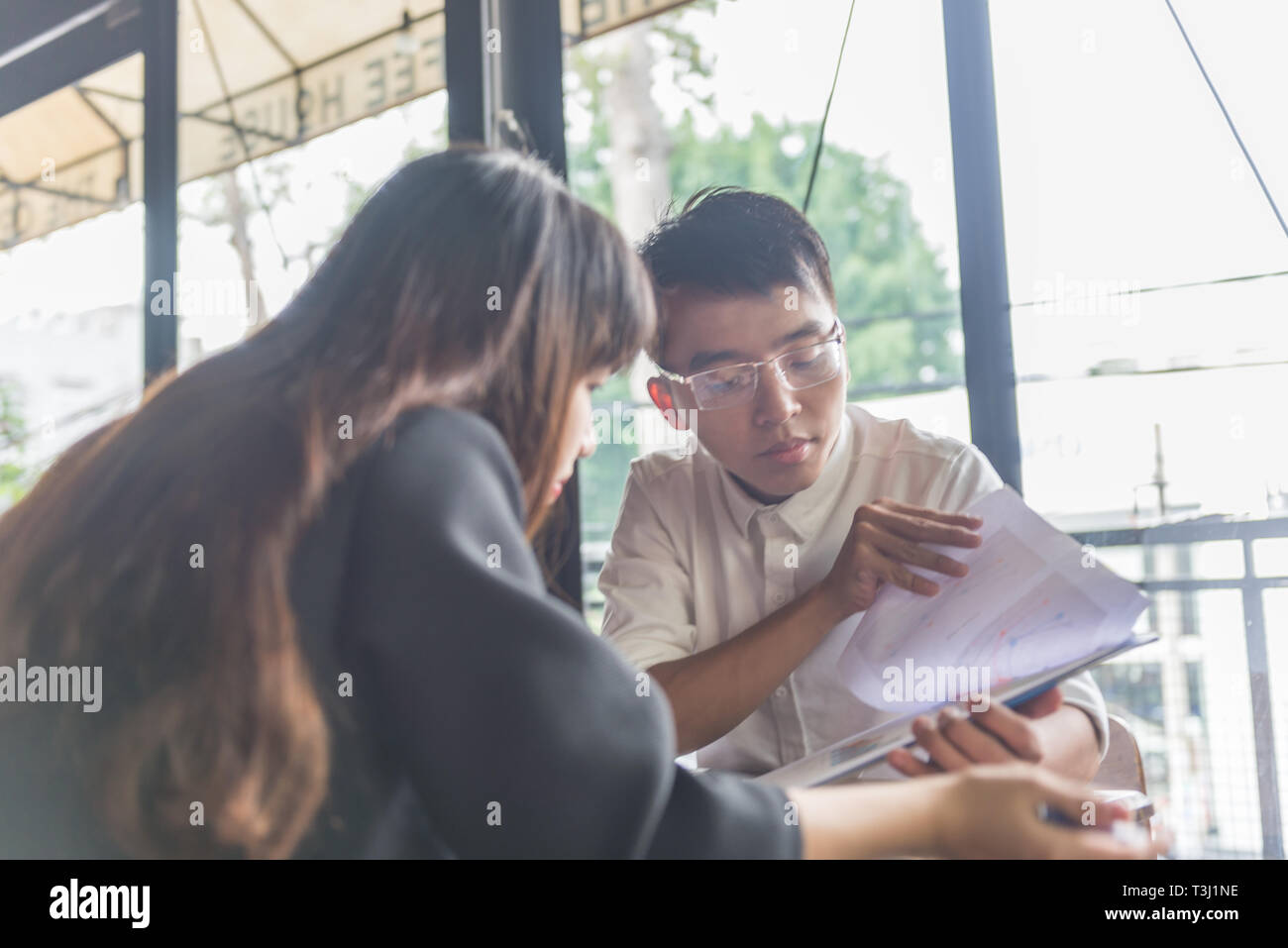 Explaining sales report hi-res stock photography and images - Alamy