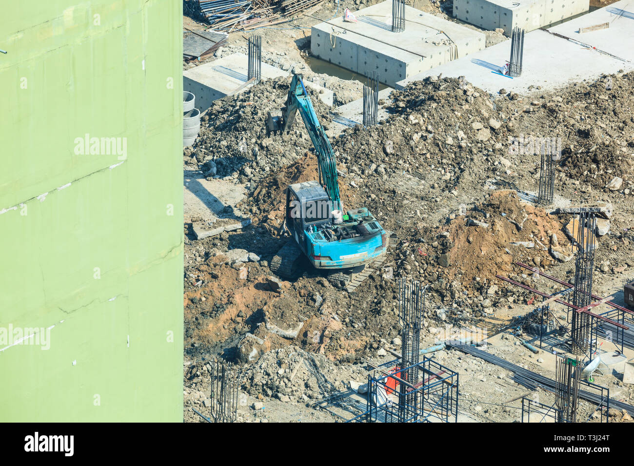 Construction Industry, Concrete building construction site. Concrete ...