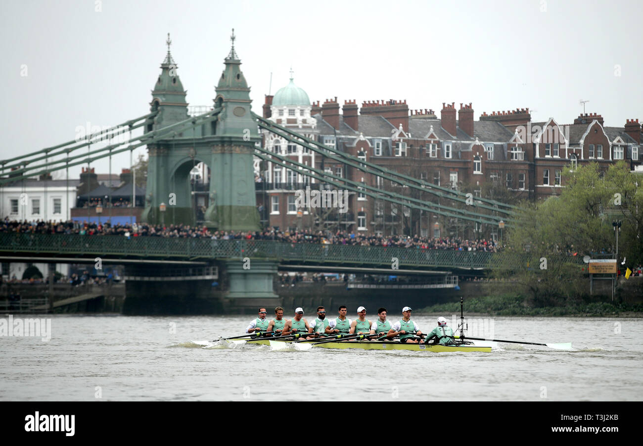 Cambridge in action during the Men's Boat Race on the River Thames ...