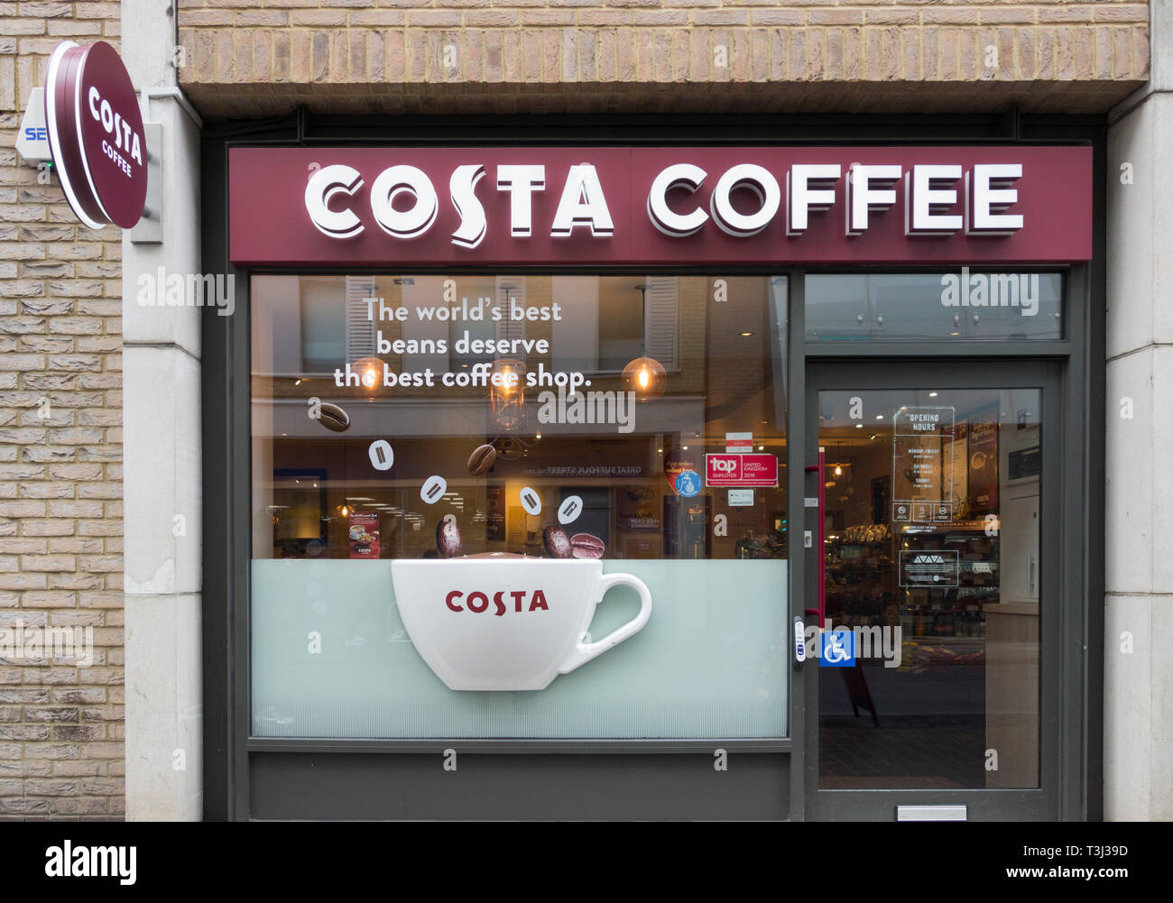 Costa coffee uk hi-res stock photography and images - Alamy