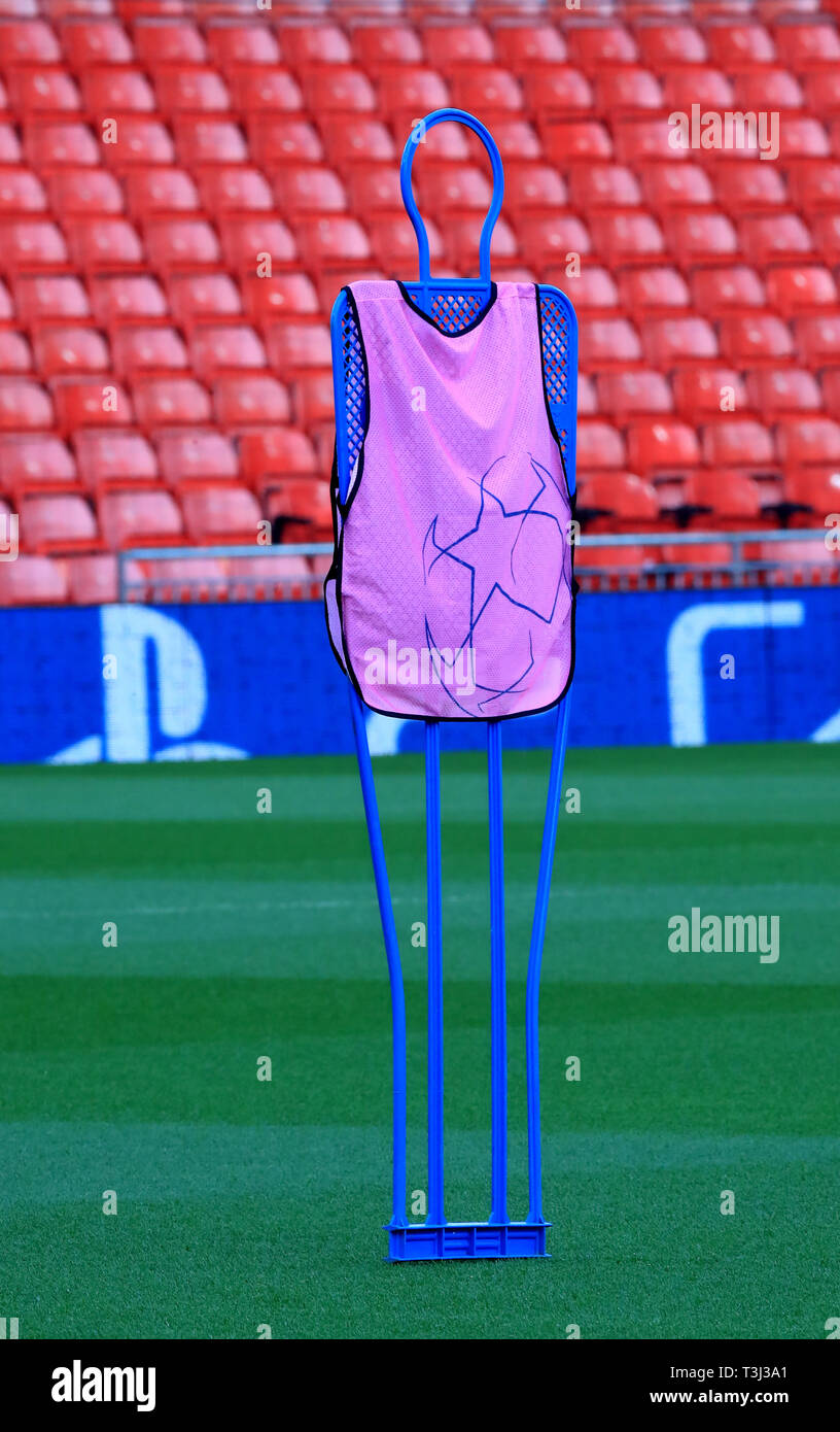 Football mannequin hi-res stock photography and images - Alamy