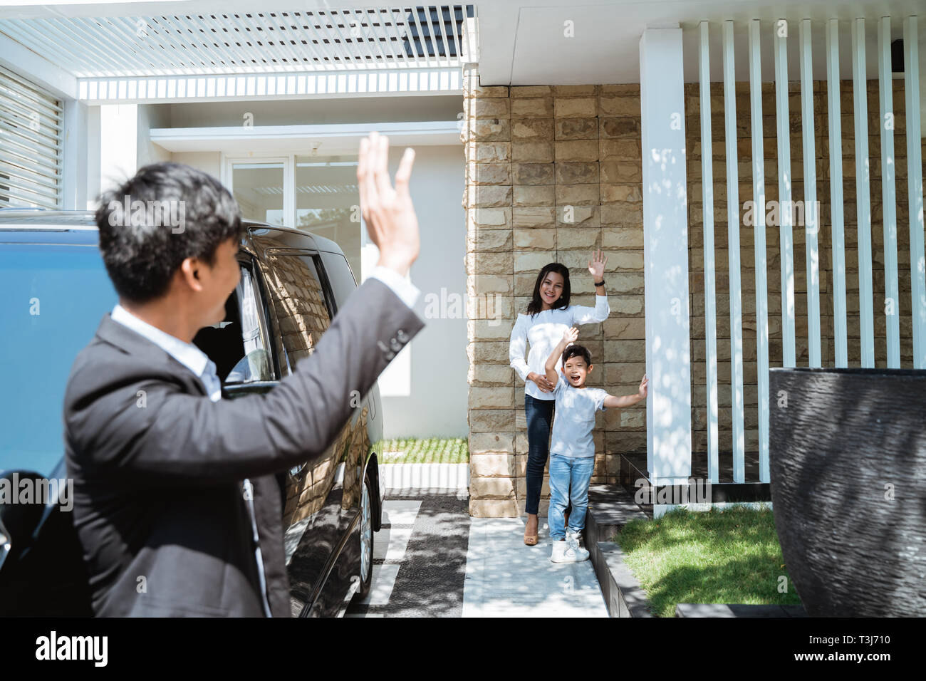 Waving Goodbye Adult Stock Photos & Waving Goodbye Adult Stock Images ...