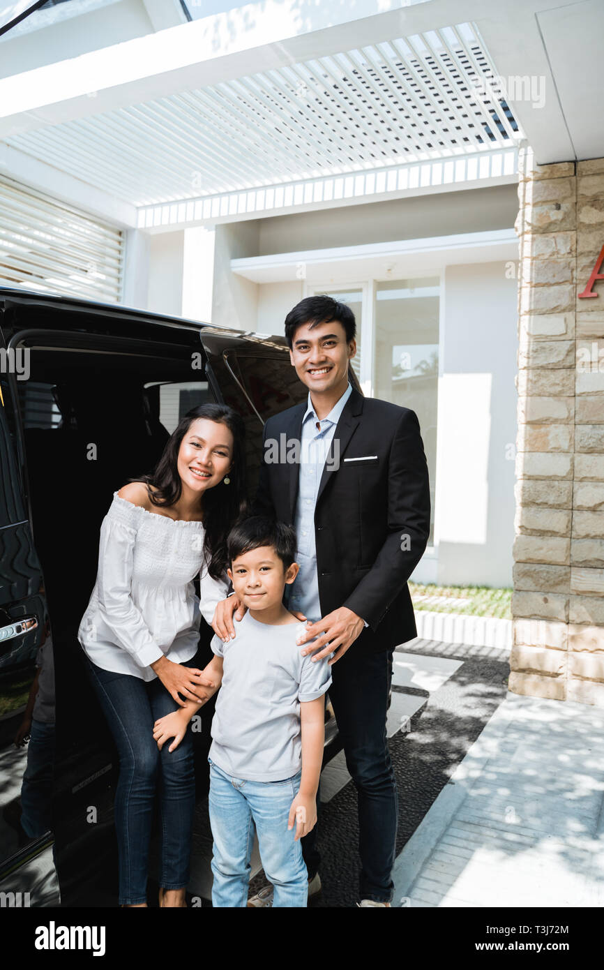 couple business family with their kid Stock Photo - Alamy