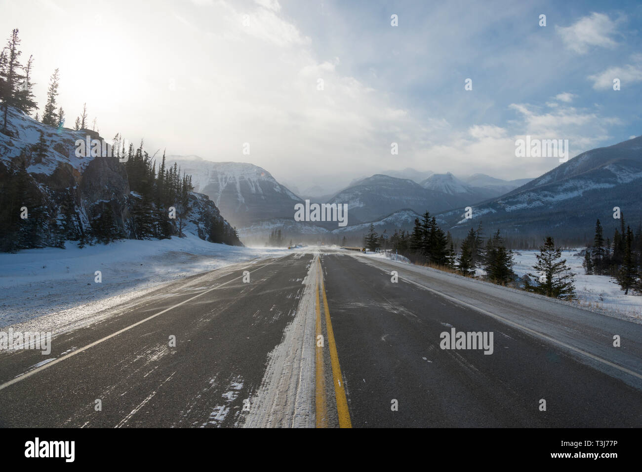 Canada winter weather hi-res stock photography and images - Alamy