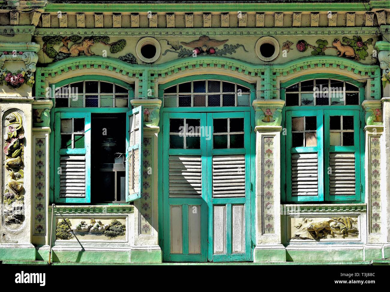 Peranakan Style Architecture Singapore Stock Photos & Peranakan Style ...