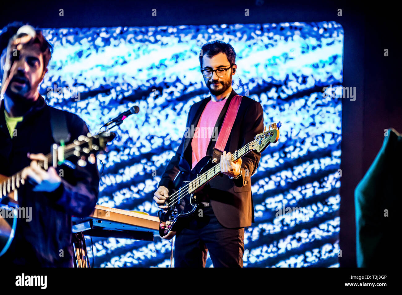 The band is back to turn on the most important clubs and theaters of ...