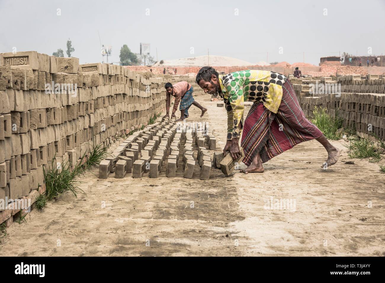Bangladesh brick factory hi-res stock photography and images - Alamy