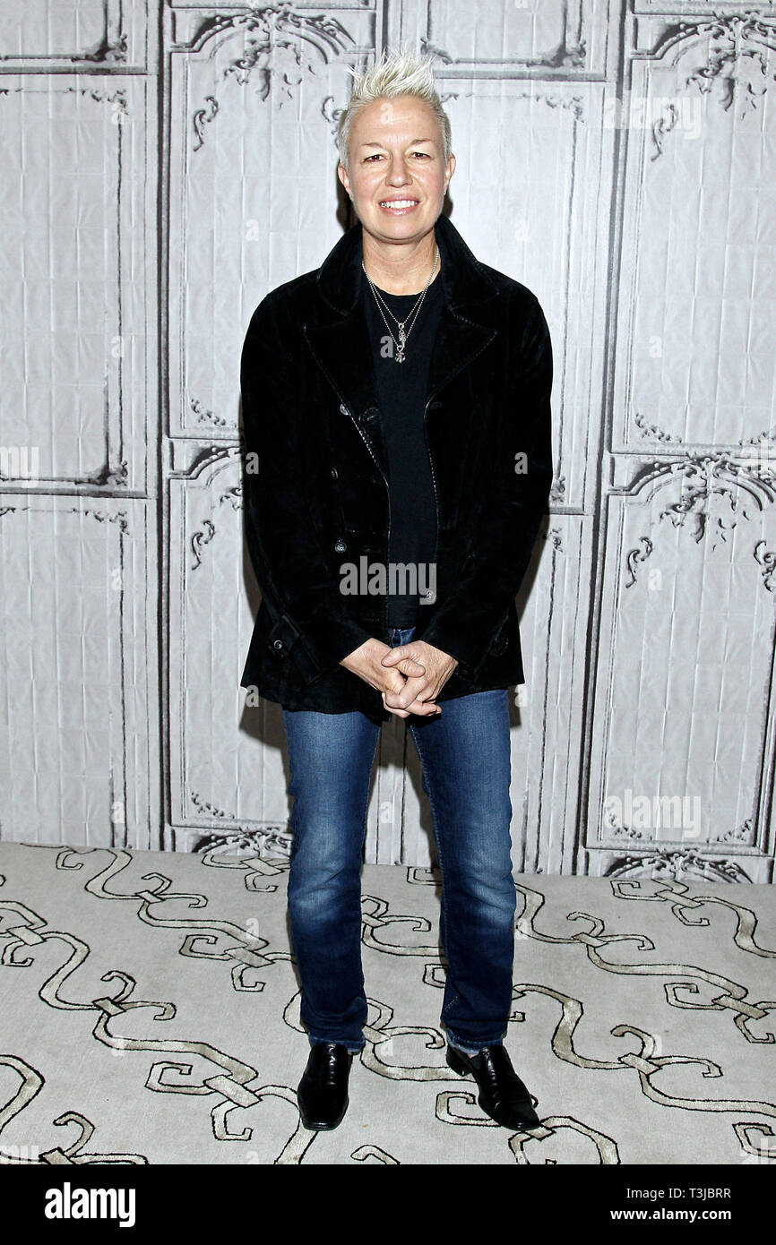 New York, USA. 05 Oct, 2016. Elizabeth Falkner at BUILD Series ...