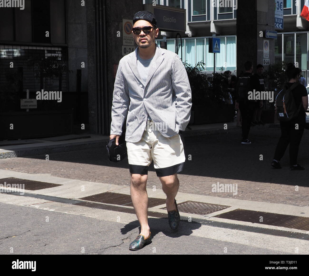 Marni street style hi-res stock photography and images - Alamy
