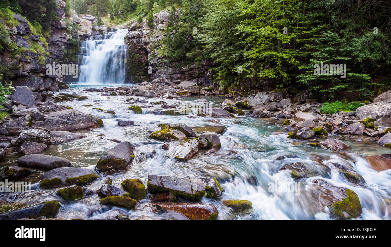 Waterfalls next to the trekking trails in the Ordesa y Monte Perdido ...
