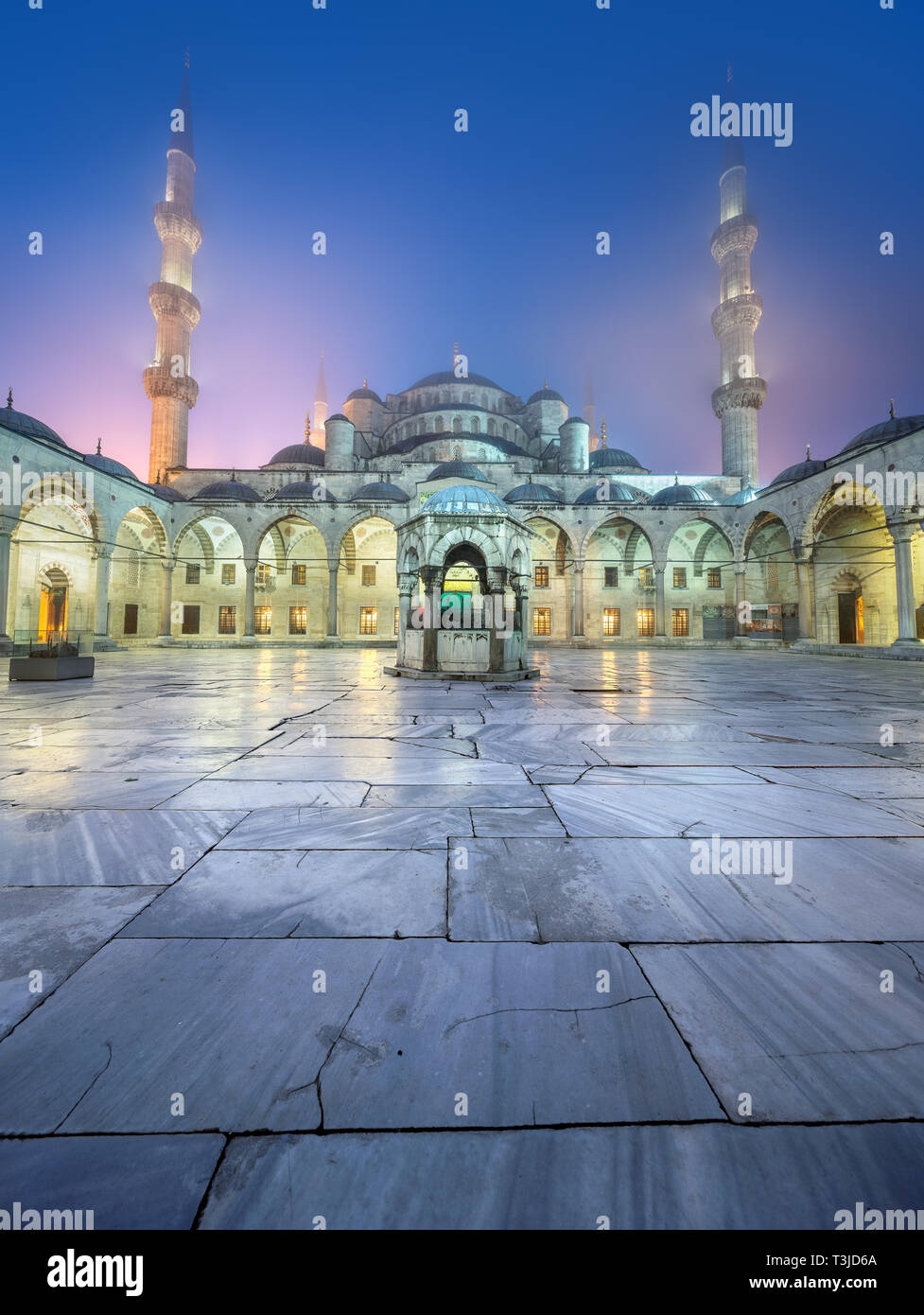 Inner square of Suleymaniye Mosque or Blue Mosque Stock Photo - Alamy