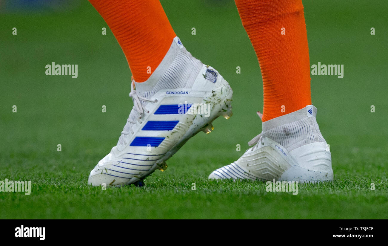 Holes in socks hi-res stock photography and images - Alamy