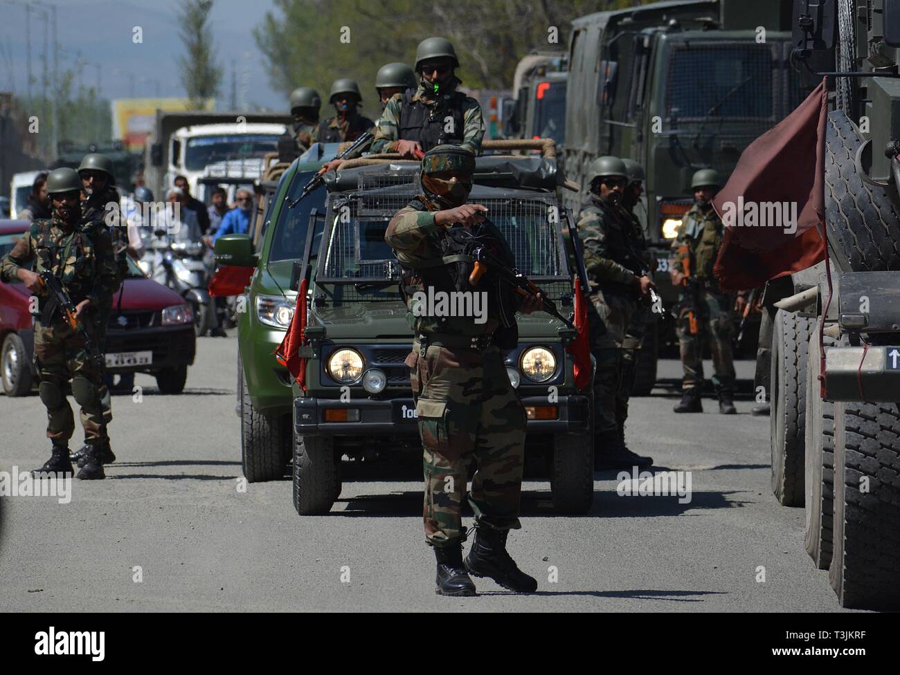 Indian army convoy hi-res stock photography and images - Alamy