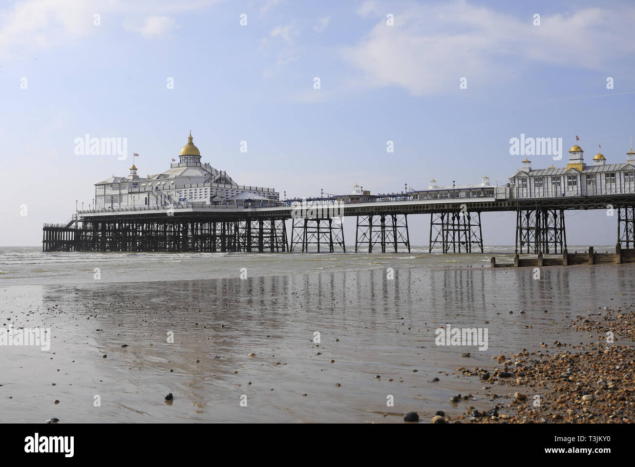 Eastbourne, UK. 10th Apr, 2019. Uk Weather: Blue skies over Eastbourne ...